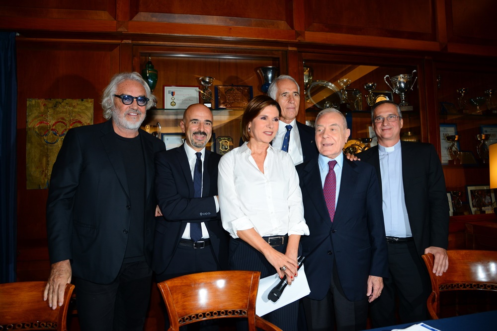 Chi c'era alla presentazione del libro di Giovanni Lo Storto al Circolo ...