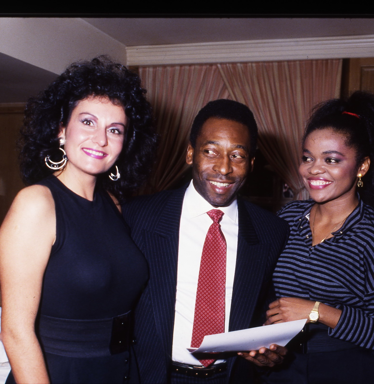 Pelé, il foto-racconto della leggenda del calcio firmato Pizzi ...