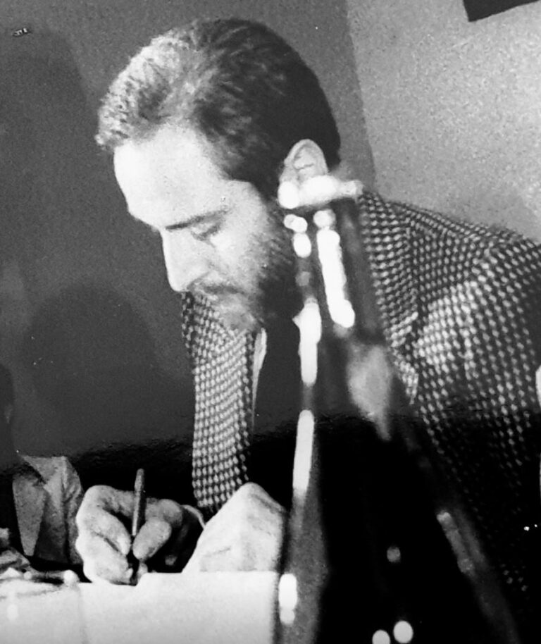 Enzo Carra e la toccante celebrazione del suo funerale. Il racconto di ...