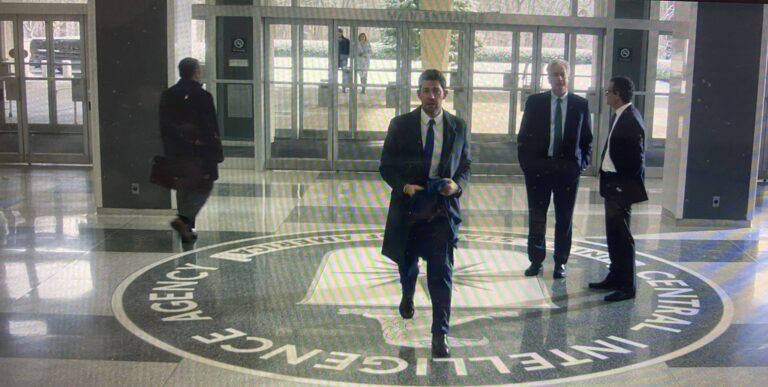 Cosa ci fanno direttore e vice della Cia nella serie tv “Jack Ryan ...